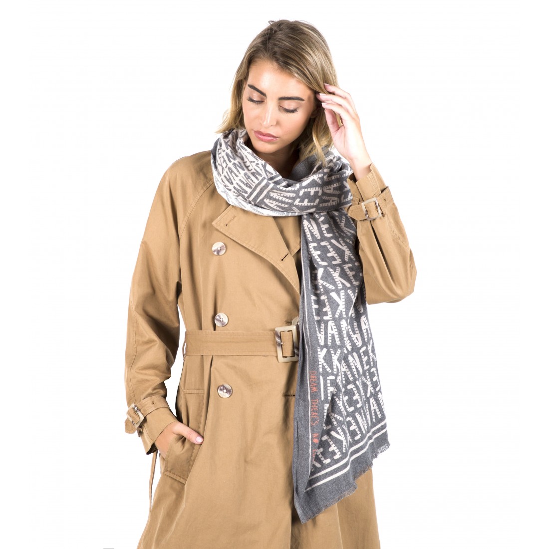 PASHMINA-LOGOMANÍA-URBAN-GRIS-THE-FOREST-ANEKKE